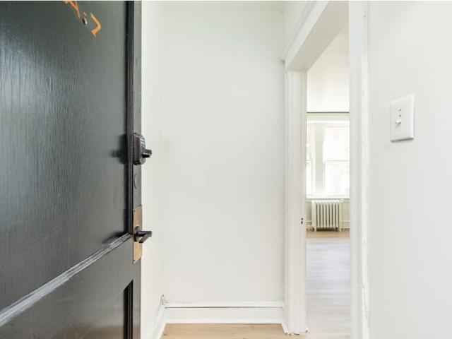 If you're looking for an apartment in the Wynnefield, this is the perfect fit!