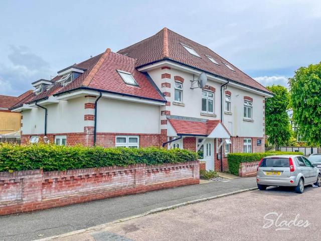 Iford Court, 9 Bedford Crescent. 2 bed apartment to rent £1,225 pcm £283 pw
