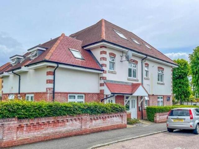 Iford Court, Bedford Crescent, 1 Bedroom Apartment