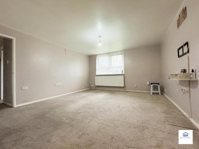 Iffley Court, Leicester LE5 2 bed flat to rent £1,050 pcm £242 pw