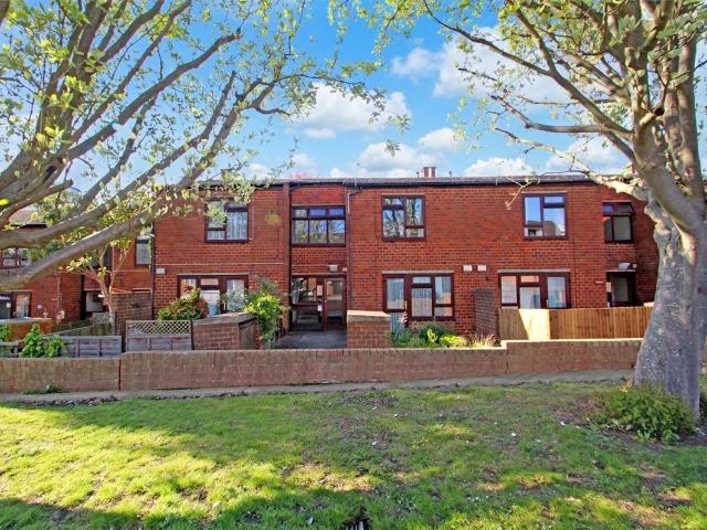 Iffley Close, Uxbridge UB8, 1 bed flat to rent, £1,450 pcm | PrimeLocation