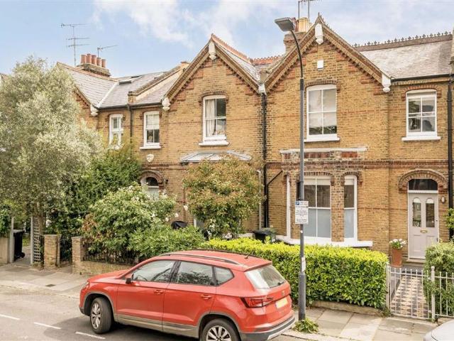 Iffley Road, London W6 4 bed terraced house to rent £5,800 pcm £1,338 pw