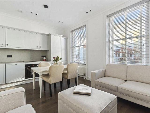 Ifield Road, Chelsea, London, SW10 2 bed apartment to rent £3,400 pcm £785 pw