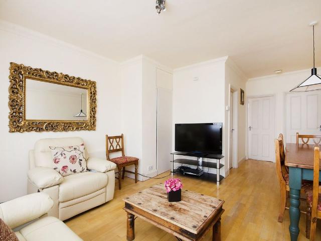Ifield Road, Chelsea, London SW10, 2 bed flat to rent, £2,384 pcm | PrimeLocation