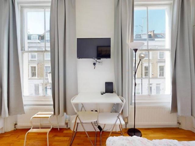Ifield Road, Chelsea Studio to rent £1,700 pcm £392 pw