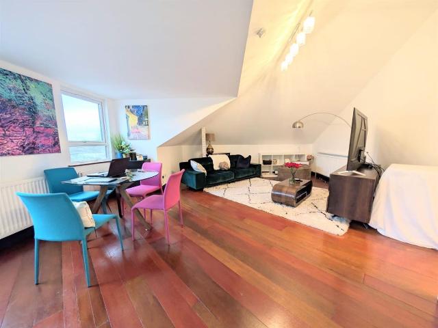 Iona Crescent, Cippenham SL1, 2 bed flat to rent, £1,550 pcm | PrimeLocation