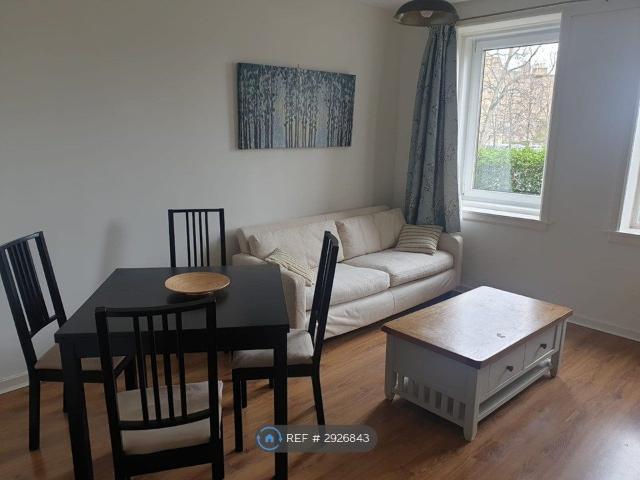 Iona St, Edinburgh EH6, 2 bed flat to rent, £1,200 pcm | PrimeLocation
