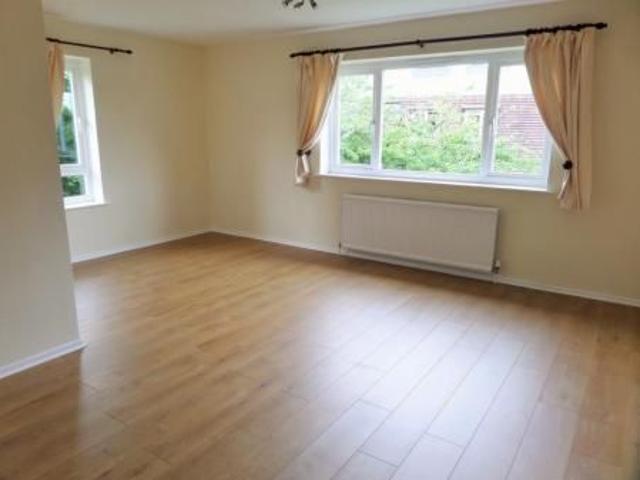 Iona Way, Haywards Heath, RH16