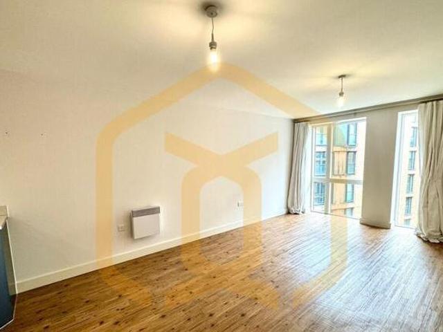 Iland Building, Essex Street, 2 Bedroom Apartment