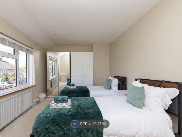 Ilchester Road, London RM8, 2 bed terraced house to rent, £1,700 pcm | PrimeLocation