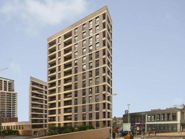 Ilford Hill, Ilford, 2 Bedroom Flat