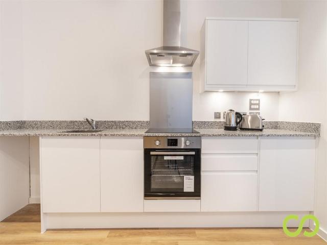 Ilford Hill, Ilford, IG1 1 bed flat to rent £1,550 pcm £358 pw