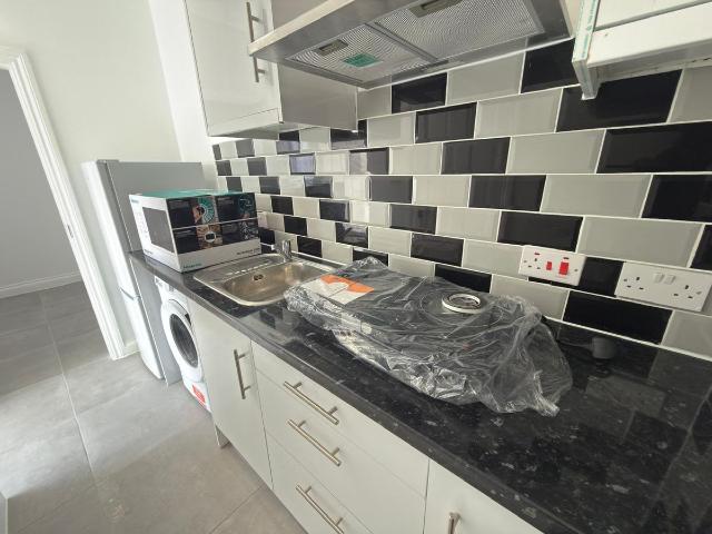 Ilford IG1, Studio to rent, £1,100 pcm | PrimeLocation