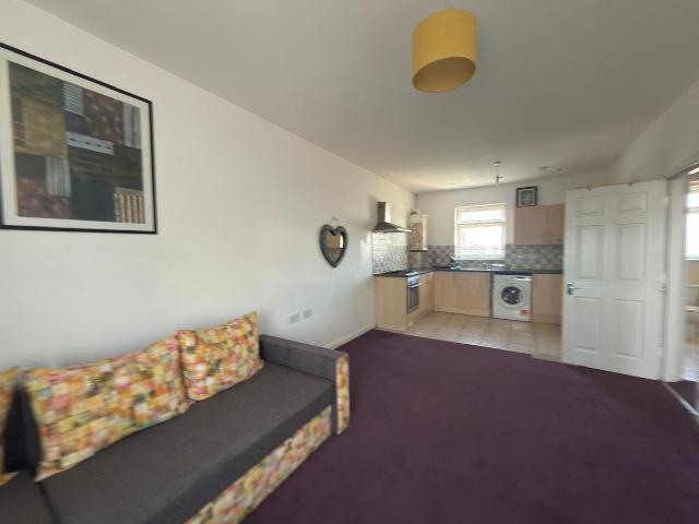 Ilford IG1, 1 bed flat to rent, £1,350 pcm | PrimeLocation