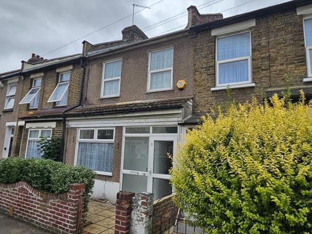 Ilford, IG1 2 bed terraced house to rent £1,993 pcm £460 pw