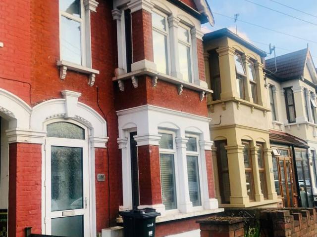 Ilford IG1, 4 bed terraced house to rent, £2,550 pcm | PrimeLocation