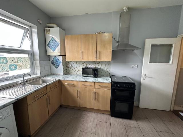 Ilford IG1, 4 bed flat to rent, £2,400 pcm | PrimeLocation