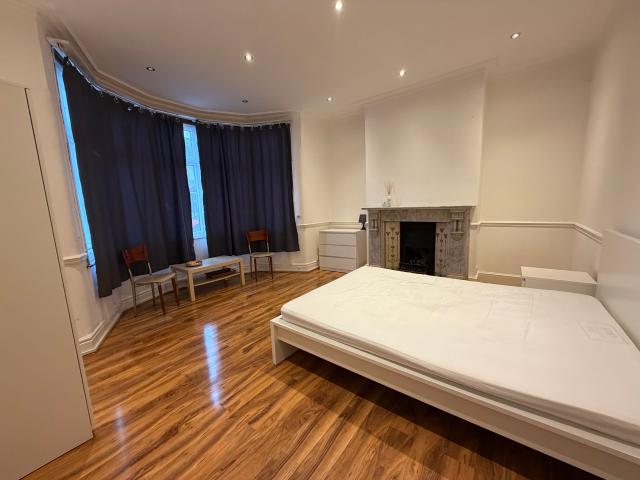 Ilford, IG3 Century 21 United Kingdom