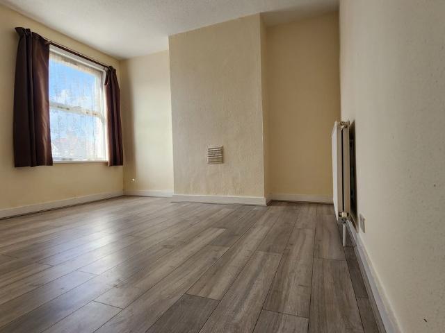 Ilford IG3, 1 bed flat to rent, £1,450 pcm | PrimeLocation