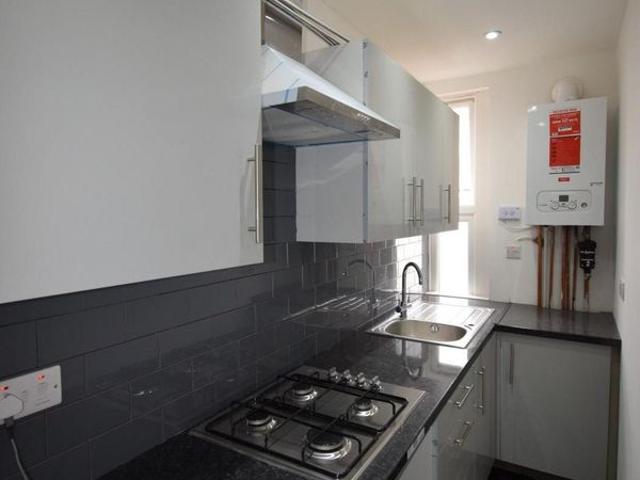 Ilford IG3, 1 bed flat to rent, £1,400 pcm | PrimeLocation