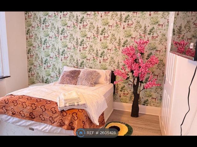 Ilford, Ilford IG6, Room to rent, £1,300 pcm | PrimeLocation