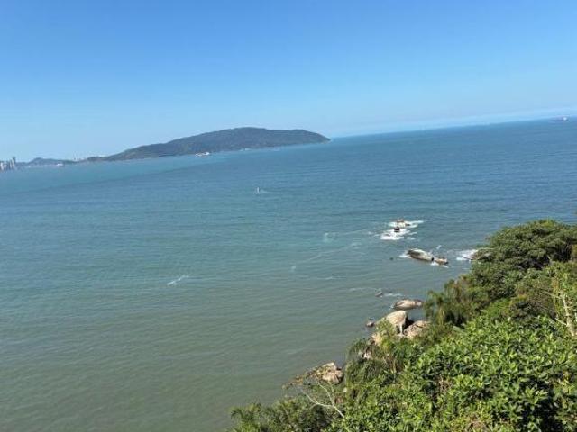 Ilha Porchat, apto mobiliado com projeto diferenciado. Frente para o Nascer do Sol