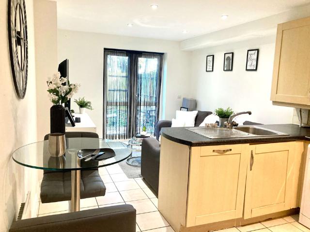 Iliffe Close Room 3