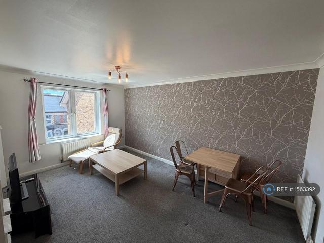Iliffe Close, Reading, RG1 2 bed flat to rent £1,395 pcm £322 pw