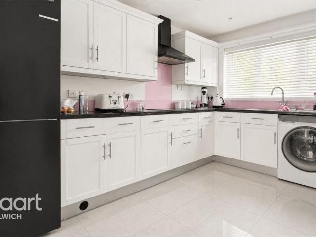 Ilkley Close, LONDON 3 bed terraced house to rent £2,600 pcm £600 pw