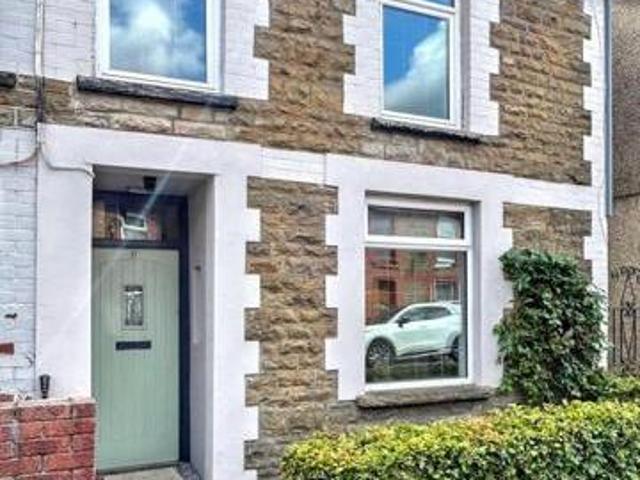 Illtyd Street, Treorchy, 2 Bedroom End