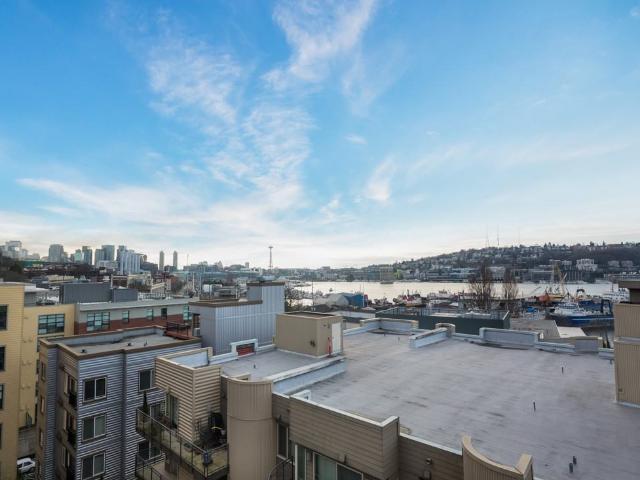 Illumina Apartment Homes Studio Apartment for Rent at 219 E Garfield St, Seattle, WA 98102 South Lake Union
