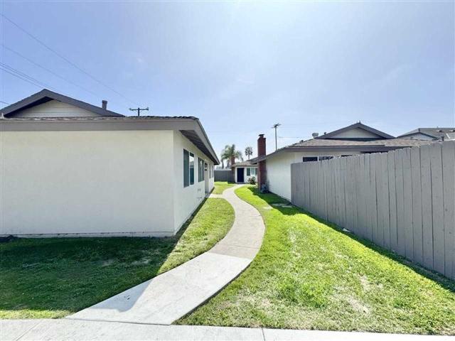 Illinois Apartment Homes 2 Bedroom Apartment for Rent at 13931 Illinois St, Westminster, CA 92683 Westminster