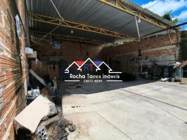 IMÃ?VEL COM 02 CASAS E UM GALPÃ?O!