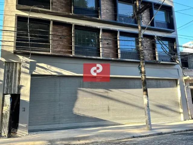 >Imóvel comercial, medindo 15m de frente por 10m de frente aos fundos, totalizando 150m² de terreno