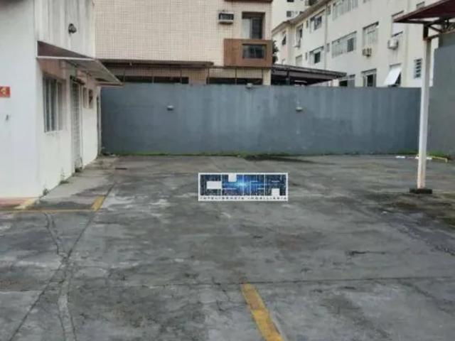 Imóvel comercial com 540 m² com 15 vagas no canal 2