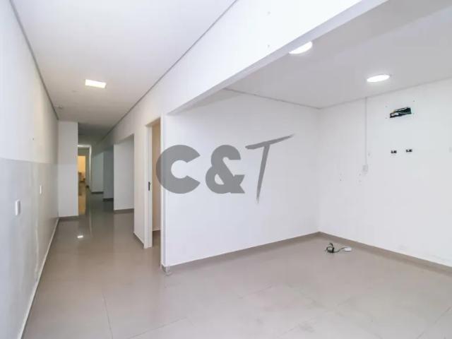 Imóvel Comercial com 300m² à Venda ou para Alugar na Chácara Santo Antônio São Paulo/SP