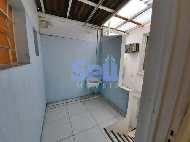 Imóvel Comercial e/ou Residencial recém reformado para locação, 6 Salas, 220m², 2 Vagas, Vila Roman