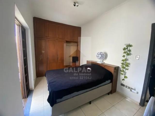 Imóvel de esquipa, ótima localização, oportunidade consulte e agende visita! Moema