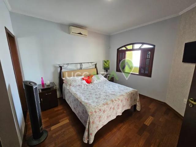 Imóvel de luxo à venda em Jacareí SP: Casa de 4 quartos com 3 salas, 4 banheiros, suíte e 6 vagas de