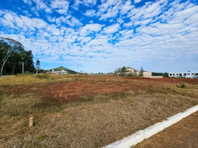 Terreno, 305m² área total à venda