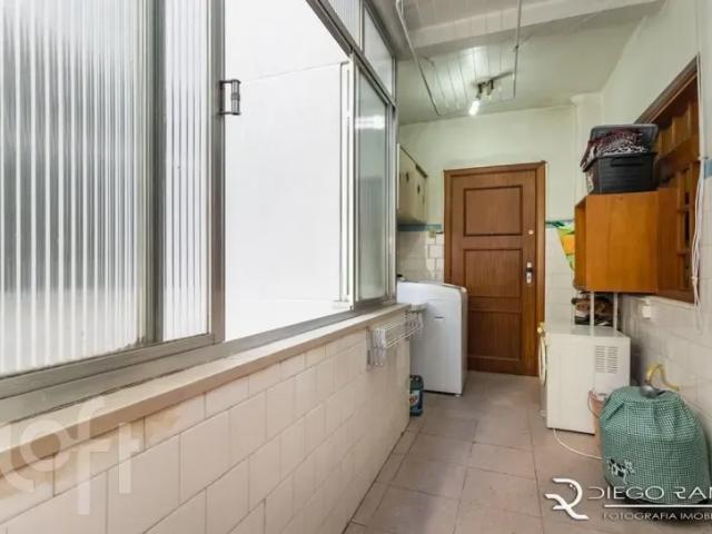 Imóvel para venda tem 142 metros quadrados com 3 quartos em Floresta Porto Alegre RS