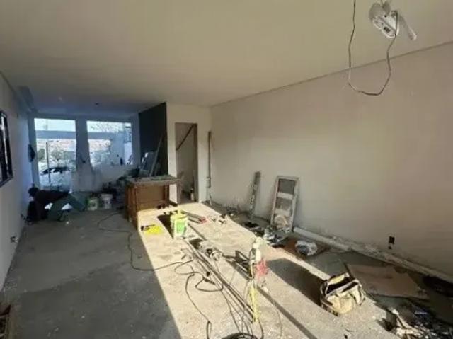 Imóvel para venda tem 150 metros quadrados com 3 quartos