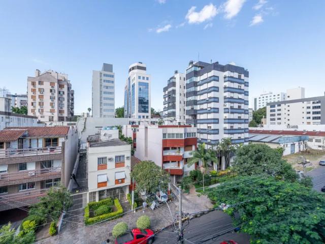 Imóvel para venda tem 73 metros quadrados com 2 quartos em São João Porto Alegre RS
