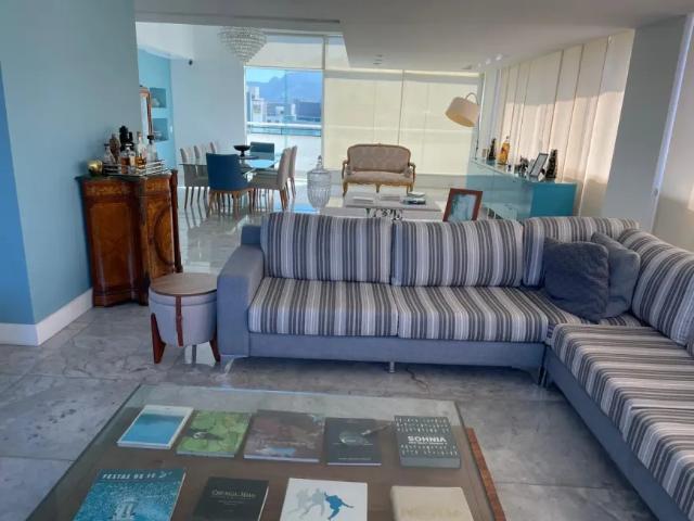 Imóvel para venda tem 800 metros quadrados com 5 quartos em Barra da Tijuca Rio de Janeiro RJ