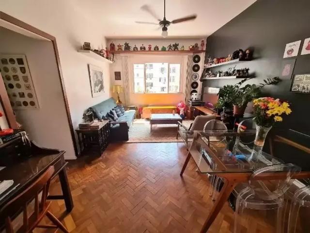 Imóvel para venda tem 80 metros quadrados com 2 quartos em Copacabana Rio de Janeiro RJ