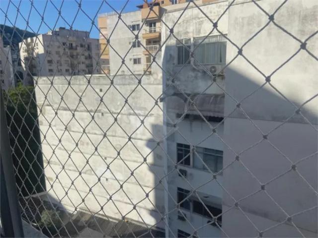 Imóvel para venda possui 110 metros quadrados com 3 quartos em Tijuca Rio de Janeiro RJ