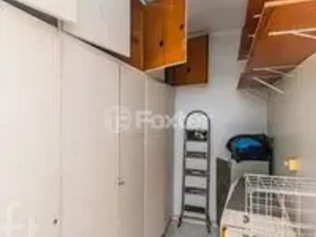 Imóvel para venda possui 111 metros quadrados com 3 quartos em São João Porto Alegre RS