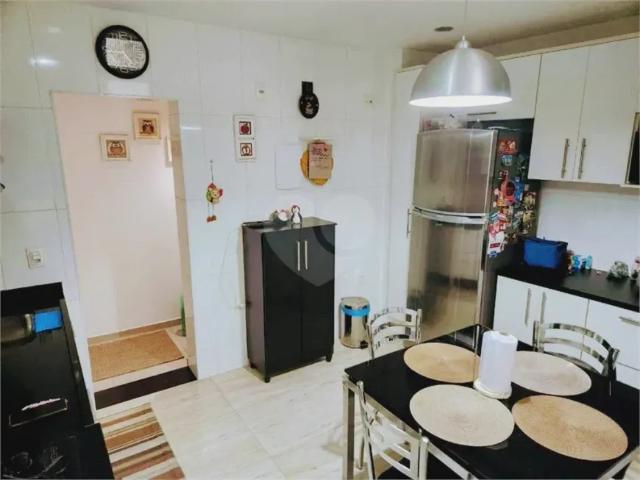 Imóvel para venda possui 120 metros quadrados com 3 quartos em Tijuca Rio de Janeiro RJ