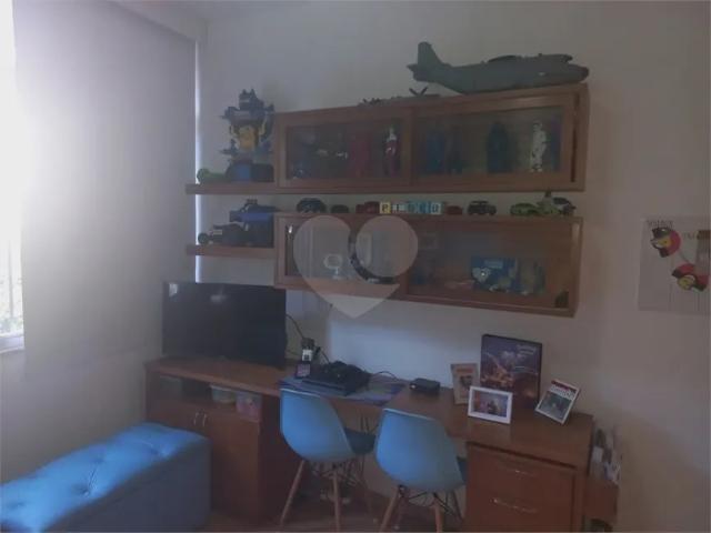 Imóvel para venda possui 123 metros quadrados com 3 quartos em Tijuca Rio de Janeiro RJ