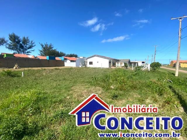 T219 Ótimo terreno medindo 250m² a 80 metros do mar